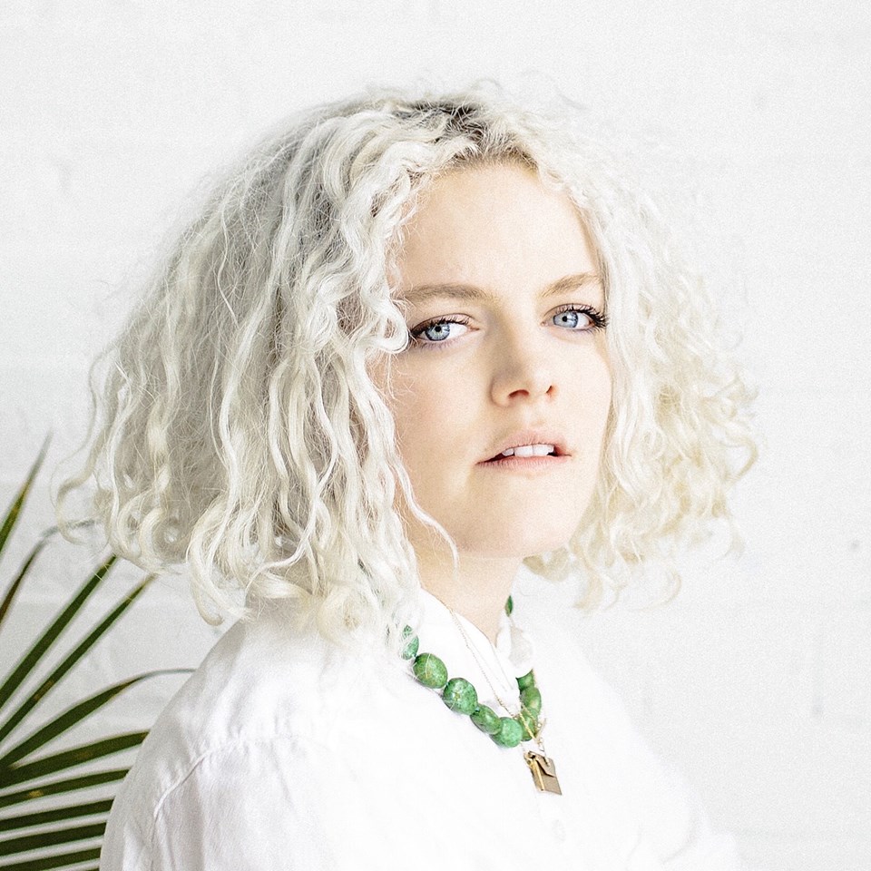 Jenn Blosil. - Latter-day Saint Musicians